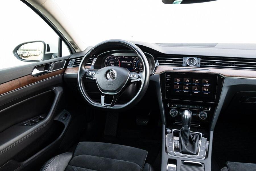 Balts Volkswagen Passat 2018 Rīga, ar dzinēja tilpumu 1.80 L un nobraukumu 83 tūkst. km par 13950 €, foto 12 vietnē AUTOMOTO.COM.LV