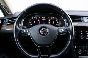 Balts Volkswagen Passat 2018 Rīga, ar dzinēja tilpumu 1.80 L un nobraukumu 83 tūkst. km par 13950 €, foto 17 vietnē AUTOMOTO.COM.LV