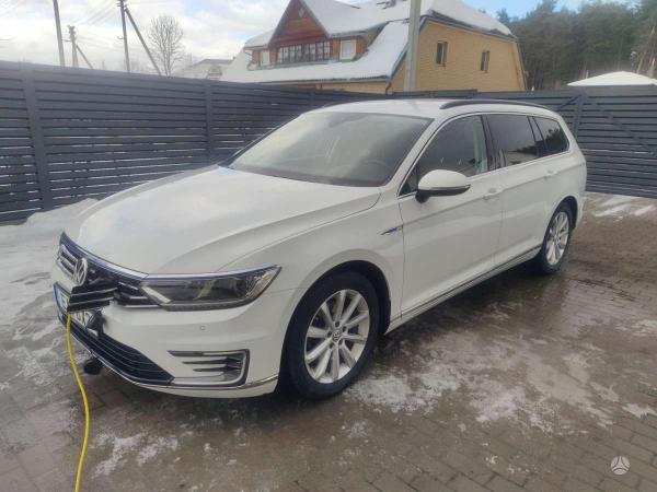 Balts Volkswagen Passat 2018 Viļņa, ar dzinēja tilpumu 1.40 L un nobraukumu 157 tūkst. km par 15000 €, foto  vietnē AUTOMOTO.COM.LV