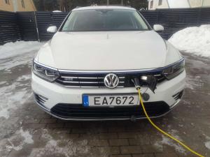 White Volkswagen Passat 2018 in Vilnius, with an engine capacity of 1.40 L and mileage of 157 thousand km for 15000 €, photo 4 on AUTOMOTO.COM.LV