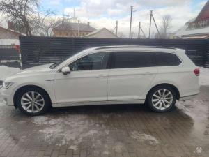 White Volkswagen Passat 2018 in Vilnius, with an engine capacity of 1.40 L and mileage of 157 thousand km for 15000 €, photo 5 on AUTOMOTO.COM.LV