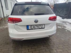 White Volkswagen Passat 2018 in Vilnius, with an engine capacity of 1.40 L and mileage of 157 thousand km for 15000 €, photo 8 on AUTOMOTO.COM.LV