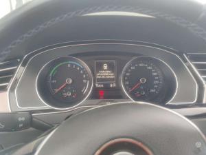 White Volkswagen Passat 2018 in Vilnius, with an engine capacity of 1.40 L and mileage of 157 thousand km for 15000 €, photo 16 on AUTOMOTO.COM.LV