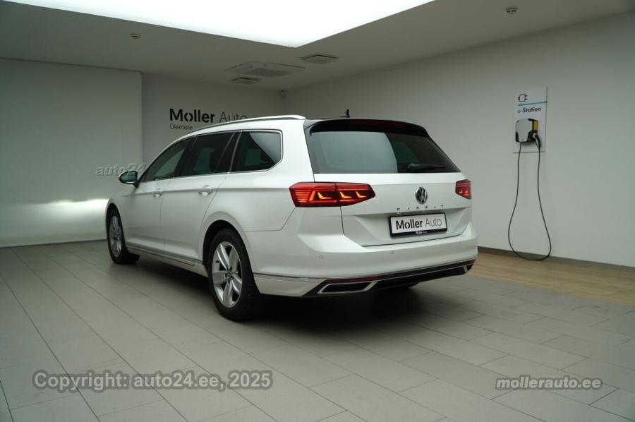 White Volkswagen Passat 2019 in Tallinn, with an engine capacity of 2.00 L and mileage of 144 thousand km for 21900 €, photo 5 on AUTOMOTO.COM.LV