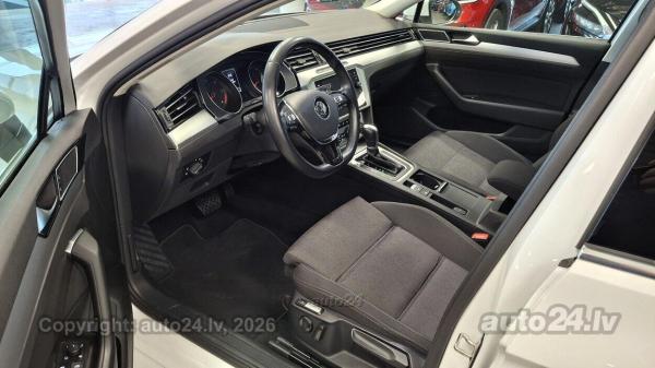 White Volkswagen Passat 2019 in Tartu, with an engine capacity of 2.00 L and mileage of 115 thousand km for 18400 €, photo 10 on AUTOMOTO.COM.LV