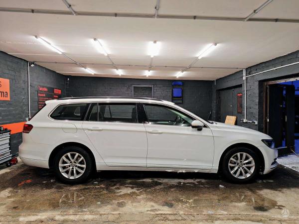 Balts Volkswagen Passat 2019 Klaipėda, ar dzinēja tilpumu 1.97 L un nobraukumu 191 tūkst. km par 12999 €, foto 2 vietnē AUTOMOTO.COM.LV