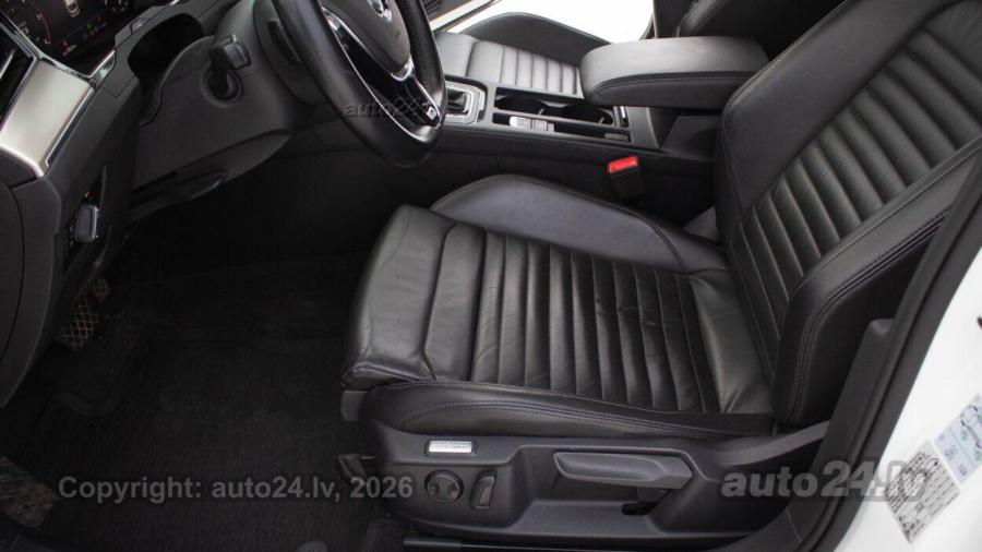 White Volkswagen Passat 2019 in Tallinn, with an engine capacity of 2.00 L and mileage of 250 thousand km for 17000 €, photo 16 on AUTOMOTO.COM.LV