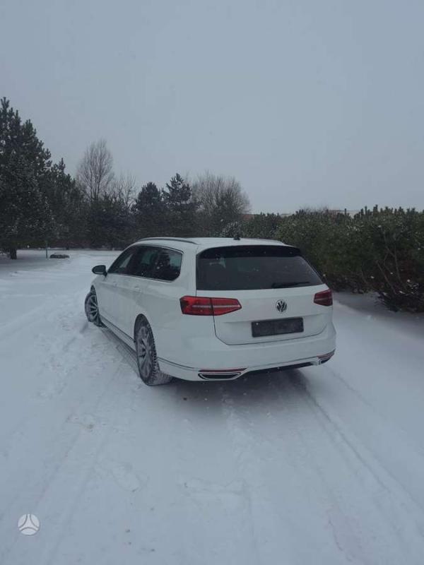 White Volkswagen Passat 2019 in Siauliai, with an engine capacity of 1.97 L and mileage of 302 thousand km for 12200 €, photo 3 on AUTOMOTO.COM.LV