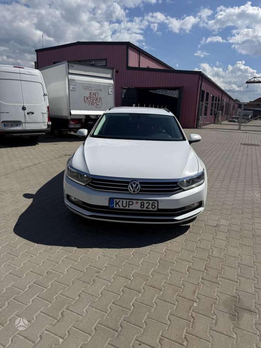 White Volkswagen Passat 2019 in Kaunas, with an engine capacity of 1.50 L and mileage of 376 thousand km for 7500 €, photo 3 on AUTOMOTO.COM.LV