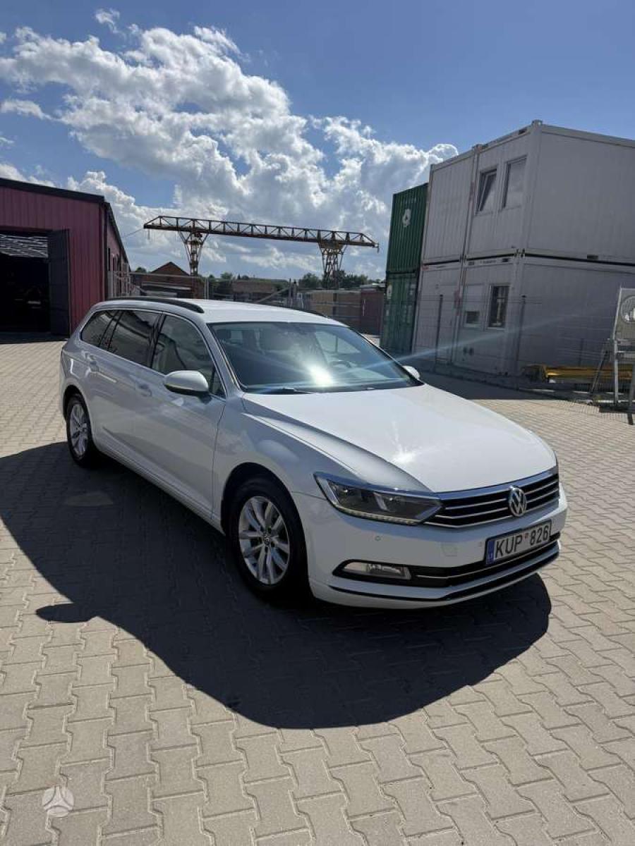 White Volkswagen Passat 2019 in Kaunas, with an engine capacity of 1.50 L and mileage of 376 thousand km for 7500 €, photo 4 on AUTOMOTO.COM.LV