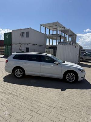 White Volkswagen Passat 2019 in Kaunas, with an engine capacity of 1.50 L and mileage of 376 thousand km for 7500 €, photo 5 on AUTOMOTO.COM.LV