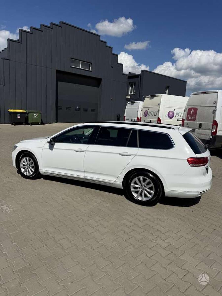 White Volkswagen Passat 2019 in Kaunas, with an engine capacity of 1.50 L and mileage of 376 thousand km for 7500 €, photo 7 on AUTOMOTO.COM.LV