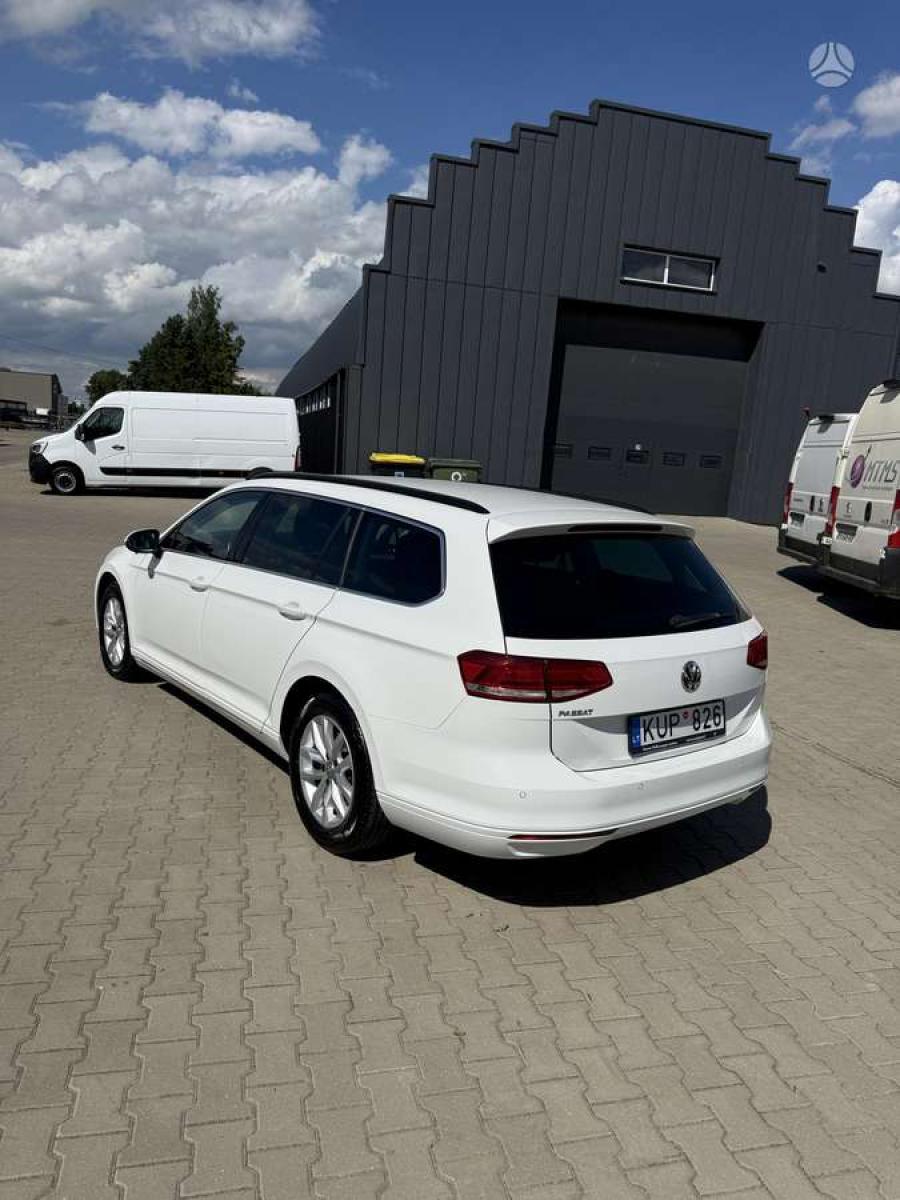 White Volkswagen Passat 2019 in Kaunas, with an engine capacity of 1.50 L and mileage of 376 thousand km for 7500 €, photo 8 on AUTOMOTO.COM.LV