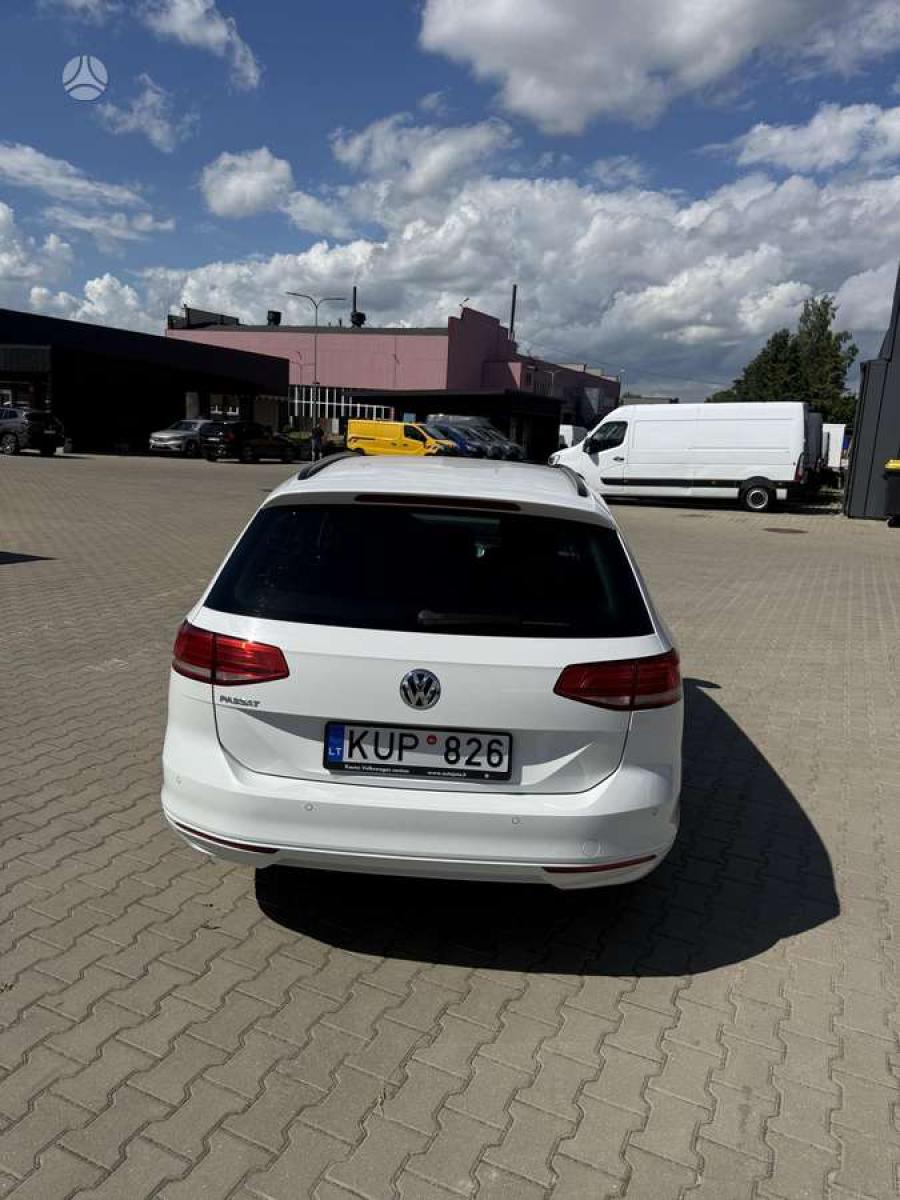 White Volkswagen Passat 2019 in Kaunas, with an engine capacity of 1.50 L and mileage of 376 thousand km for 7500 €, photo 9 on AUTOMOTO.COM.LV
