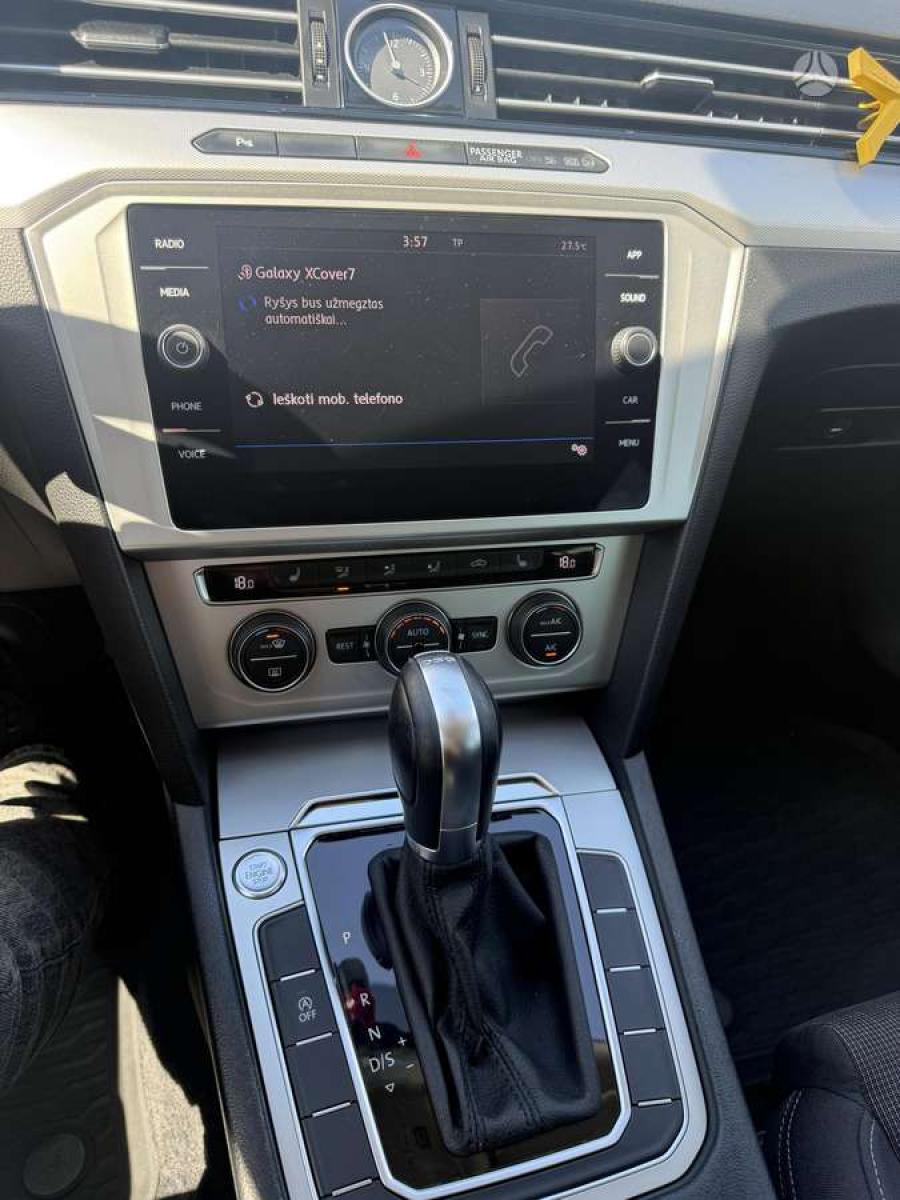 White Volkswagen Passat 2019 in Kaunas, with an engine capacity of 1.50 L and mileage of 376 thousand km for 7500 €, photo 14 on AUTOMOTO.COM.LV