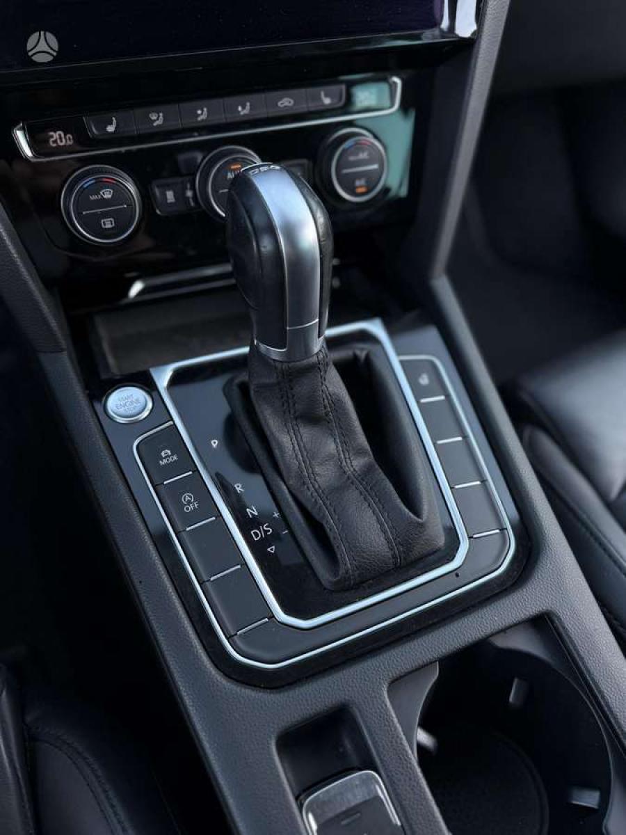 Balts Volkswagen Passat 2019 Viļņa, ar dzinēja tilpumu 1.97 L un nobraukumu 212 tūkst. km par 15990 €, foto 21 vietnē AUTOMOTO.COM.LV