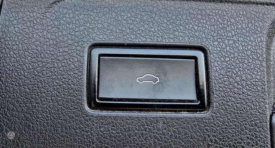 Balts Volkswagen Passat 2019 Tauragė, ar dzinēja tilpumu 1.97 L un nobraukumu 380 tūkst. km par 9350 €, foto 30 vietnē AUTOMOTO.COM.LV