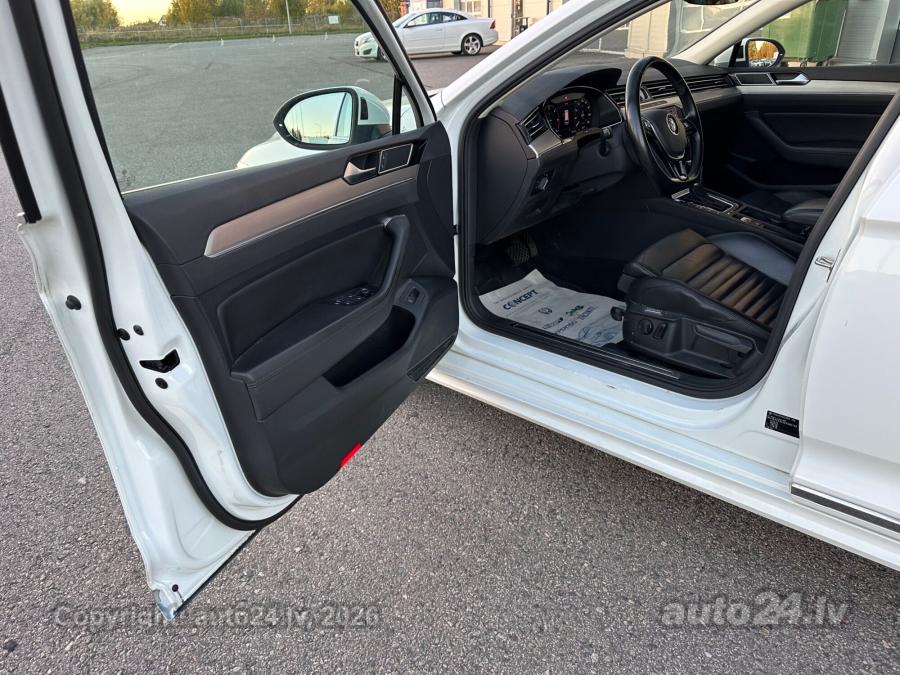 White Volkswagen Passat 2019 in Tartu, with an engine capacity of 2.00 L and mileage of 241 thousand km for 13990 €, photo 10 on AUTOMOTO.COM.LV