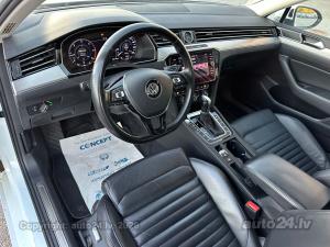 White Volkswagen Passat 2019 in Tartu, with an engine capacity of 2.00 L and mileage of 241 thousand km for 13990 €, photo 12 on AUTOMOTO.COM.LV