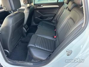White Volkswagen Passat 2019 in Tartu, with an engine capacity of 2.00 L and mileage of 241 thousand km for 13990 €, photo 14 on AUTOMOTO.COM.LV
