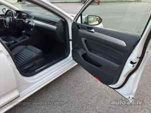 White Volkswagen Passat 2019 in Tartu, with an engine capacity of 2.00 L and mileage of 241 thousand km for 13990 €, photo 15 on AUTOMOTO.COM.LV