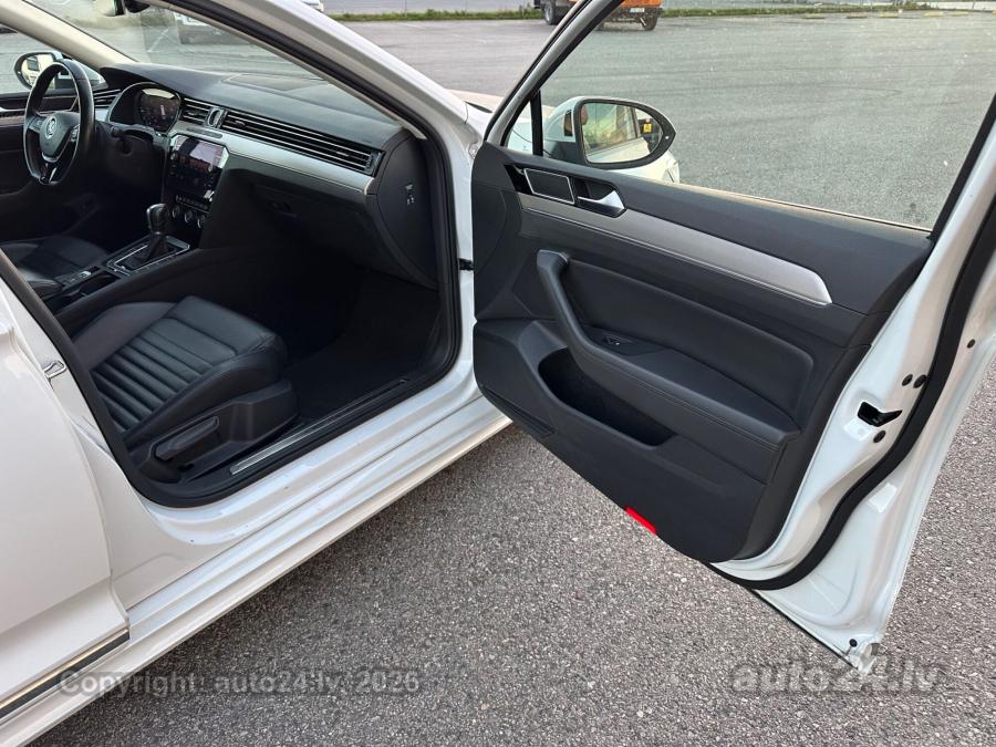 White Volkswagen Passat 2019 in Tartu, with an engine capacity of 2.00 L and mileage of 241 thousand km for 13990 €, photo 15 on AUTOMOTO.COM.LV