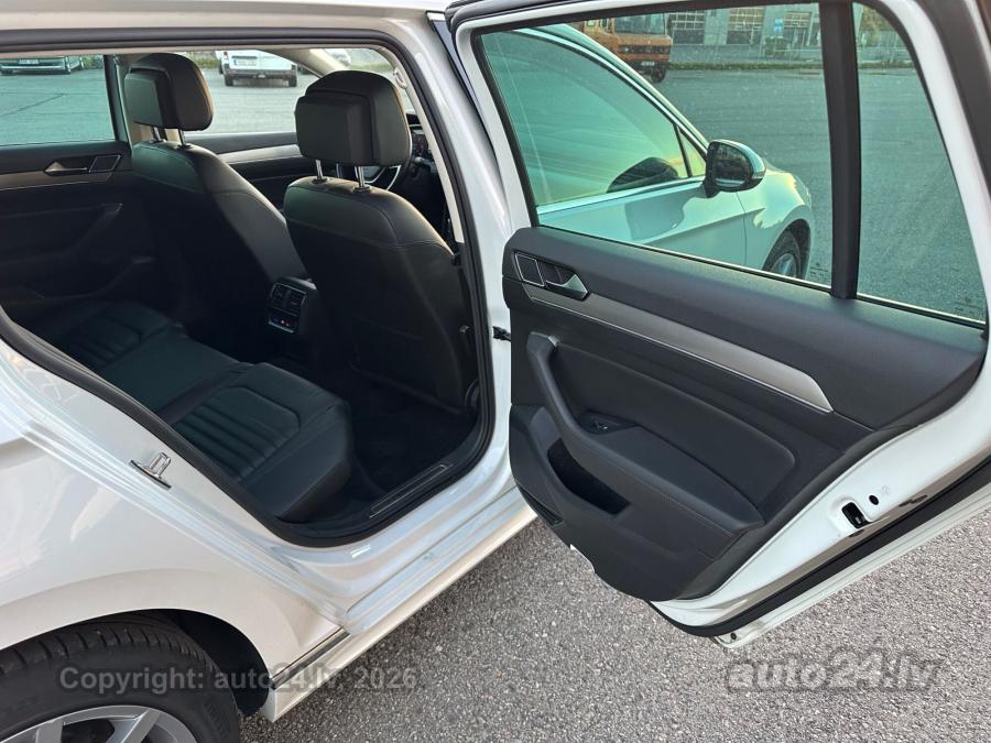 White Volkswagen Passat 2019 in Tartu, with an engine capacity of 2.00 L and mileage of 241 thousand km for 13990 €, photo 18 on AUTOMOTO.COM.LV