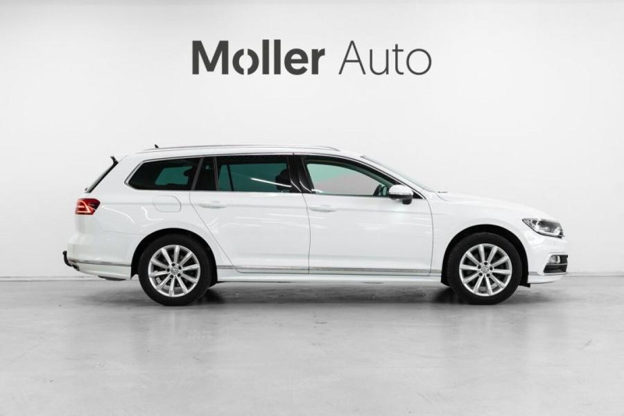 White Volkswagen Passat 2019 in Vilnius, with an engine capacity of 1.50 L and mileage of 132 thousand km for 16900 €, photo 5 on AUTOMOTO.COM.LV