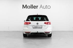 White Volkswagen Passat 2019 in Vilnius, with an engine capacity of 1.50 L and mileage of 132 thousand km for 16900 €, photo 7 on AUTOMOTO.COM.LV