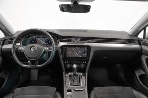 White Volkswagen Passat 2019 in Vilnius, with an engine capacity of 1.50 L and mileage of 132 thousand km for 16900 €, photo 9 on AUTOMOTO.COM.LV