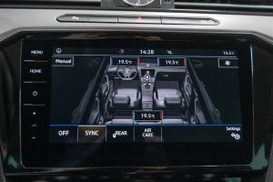 White Volkswagen Passat 2019 in Vilnius, with an engine capacity of 1.50 L and mileage of 132 thousand km for 16900 €, photo 15 on AUTOMOTO.COM.LV