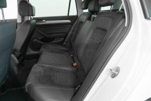 White Volkswagen Passat 2019 in Vilnius, with an engine capacity of 1.50 L and mileage of 132 thousand km for 16900 €, photo 18 on AUTOMOTO.COM.LV