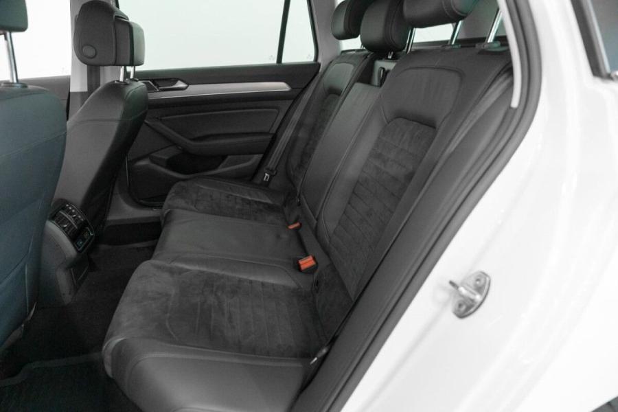 White Volkswagen Passat 2019 in Vilnius, with an engine capacity of 1.50 L and mileage of 132 thousand km for 16900 €, photo 18 on AUTOMOTO.COM.LV