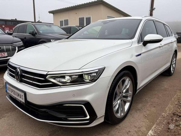 White Volkswagen Passat 2020 in Vilnius, with an engine capacity of 1.40 L and mileage of 175 thousand km for 16450 €, photo 1 on AUTOMOTO.COM.LV