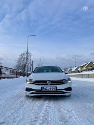 Balts Volkswagen Passat 2020 Telšiai, ar dzinēja tilpumu 1.97 L un nobraukumu 294 tūkst. km par 14000 €, foto 2 vietnē AUTOMOTO.COM.LV