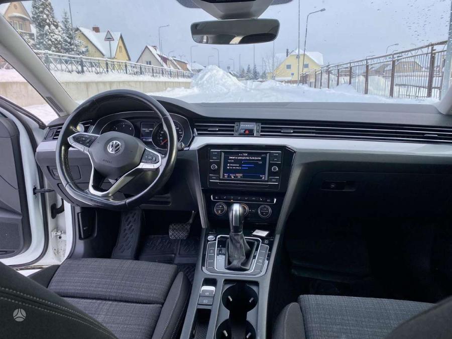 Balts Volkswagen Passat 2020 Telšiai, ar dzinēja tilpumu 1.97 L un nobraukumu 294 tūkst. km par 14000 €, foto 8 vietnē AUTOMOTO.COM.LV