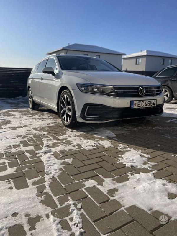 Balts Volkswagen Passat 2020 Viļņa, ar dzinēja tilpumu 1.40 L un nobraukumu 259 tūkst. km par 15500 €, foto 1 vietnē AUTOMOTO.COM.LV
