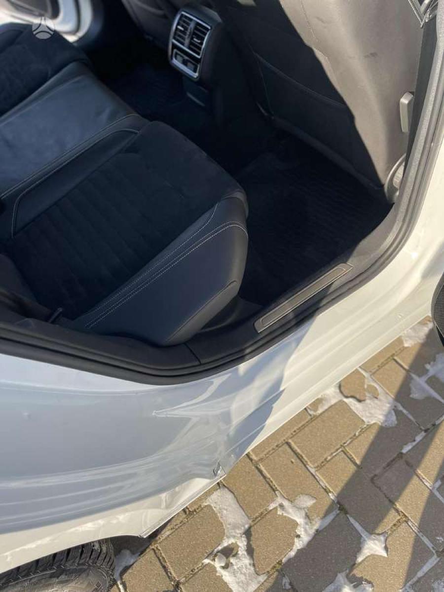 White Volkswagen Passat 2020 in Vilnius, with an engine capacity of 1.40 L and mileage of 259 thousand km for 15500 €, photo 16 on AUTOMOTO.COM.LV