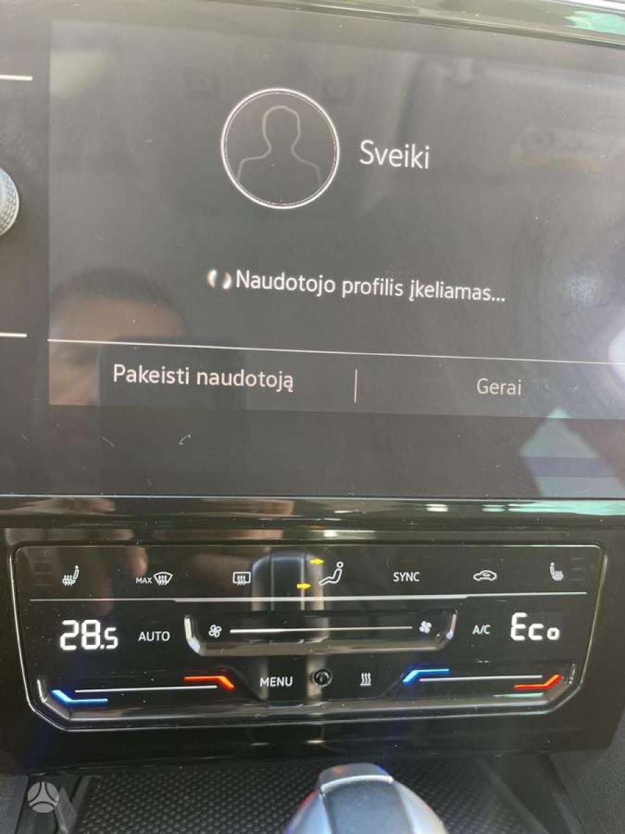 White Volkswagen Passat 2020 in Vilnius, with an engine capacity of 1.40 L and mileage of 259 thousand km for 15500 €, photo 21 on AUTOMOTO.COM.LV