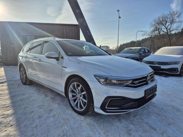 Balts Volkswagen Passat 2020 Viļņa, ar dzinēja tilpumu 1.40 L un nobraukumu 102 tūkst. km par 18400 €, foto 2 vietnē AUTOMOTO.COM.LV