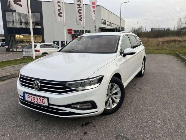 White Volkswagen Passat 2020 in Vilnius, with an engine capacity of 1.50 L and mileage of 228 thousand km for 13950 €, photo 1 on AUTOMOTO.COM.LV