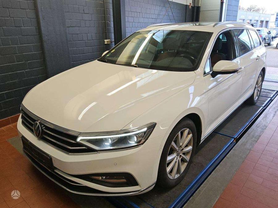 White Volkswagen Passat 2020 in Vilnius, with an engine capacity of 1.97 L and mileage of 161 thousand km for 18950 €, photo 6 on AUTOMOTO.COM.LV
