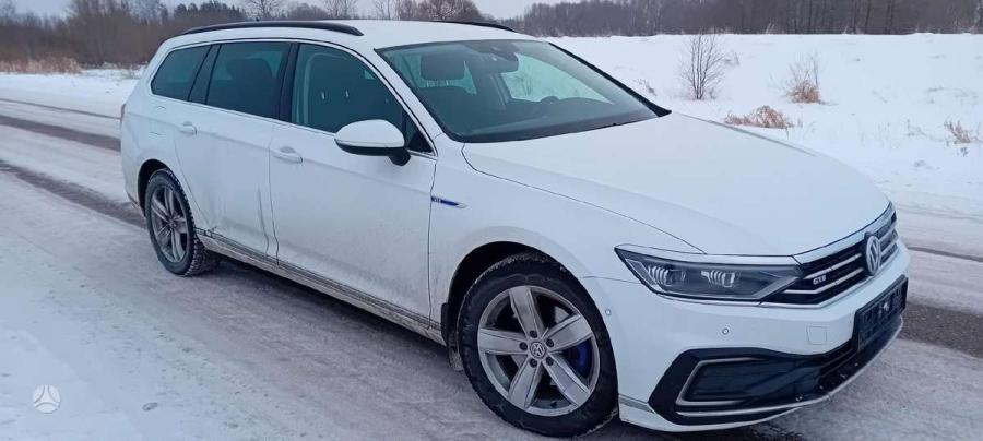 White Volkswagen Passat 2020 in Silute, with an engine capacity of 1.40 L and mileage of 157 thousand km for 11200 €, photo 2 on AUTOMOTO.COM.LV