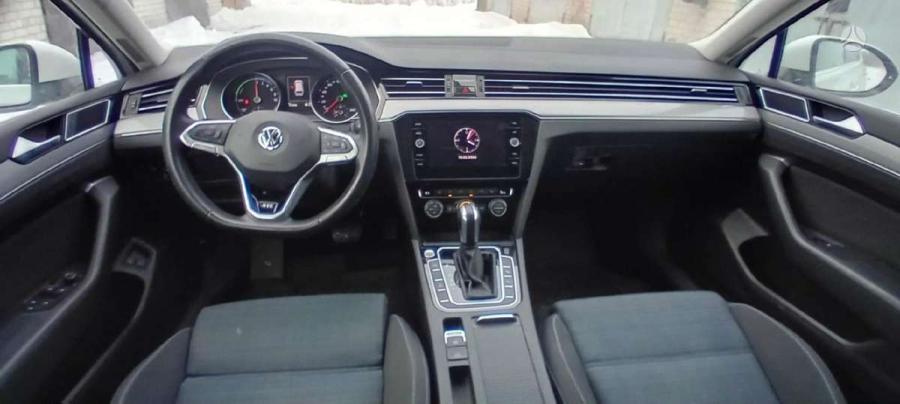 White Volkswagen Passat 2020 in Silute, with an engine capacity of 1.40 L and mileage of 157 thousand km for 11200 €, photo 15 on AUTOMOTO.COM.LV