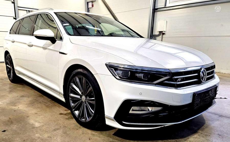 White Volkswagen Passat 2020 in Marijampole, with an engine capacity of 2.00 L and mileage of 321 thousand km for 13915 €, photo 3 on AUTOMOTO.COM.LV