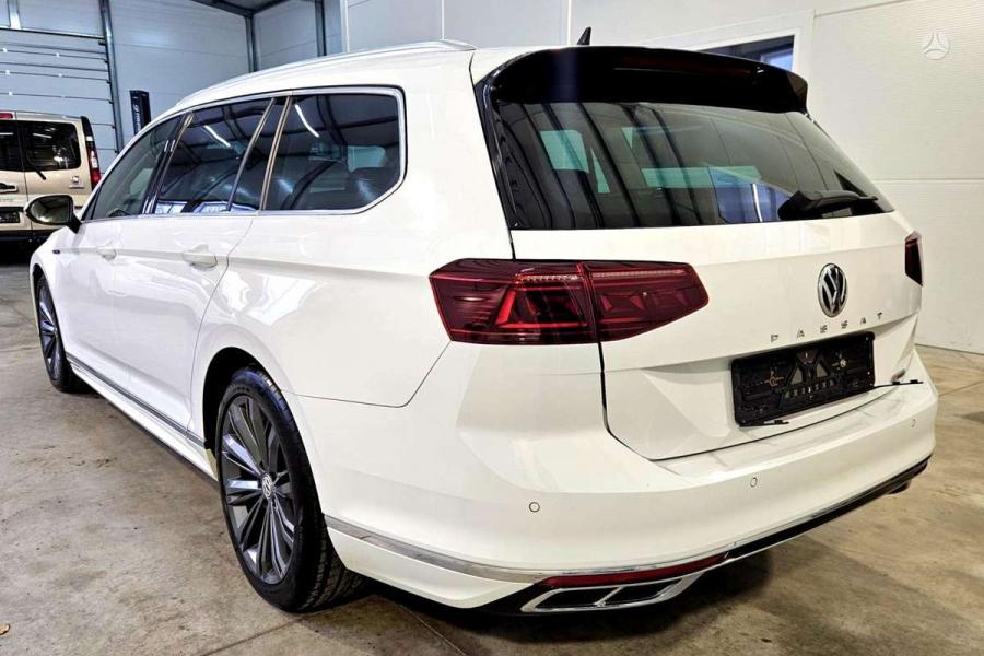 White Volkswagen Passat 2020 in Marijampole, with an engine capacity of 2.00 L and mileage of 321 thousand km for 13915 €, photo 4 on AUTOMOTO.COM.LV