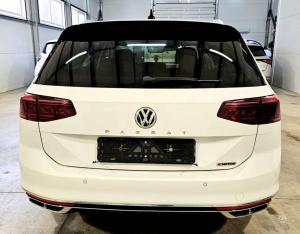 White Volkswagen Passat 2020 in Marijampole, with an engine capacity of 2.00 L and mileage of 321 thousand km for 13915 €, photo 5 on AUTOMOTO.COM.LV