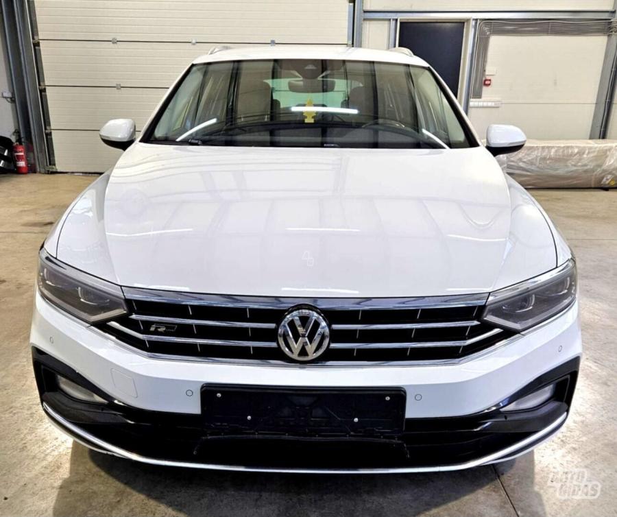 Balts Volkswagen Passat 2020 Marijampole, ar dzinēja tilpumu 2.00 L un nobraukumu 321 tūkst. km par 13700 €, foto 2 vietnē AUTOMOTO.COM.LV