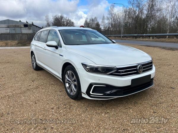 White Volkswagen Passat 2020 in Voru, with an engine capacity of 1.40 L and mileage of 193 thousand km for 15990 €, photo 1 on AUTOMOTO.COM.LV