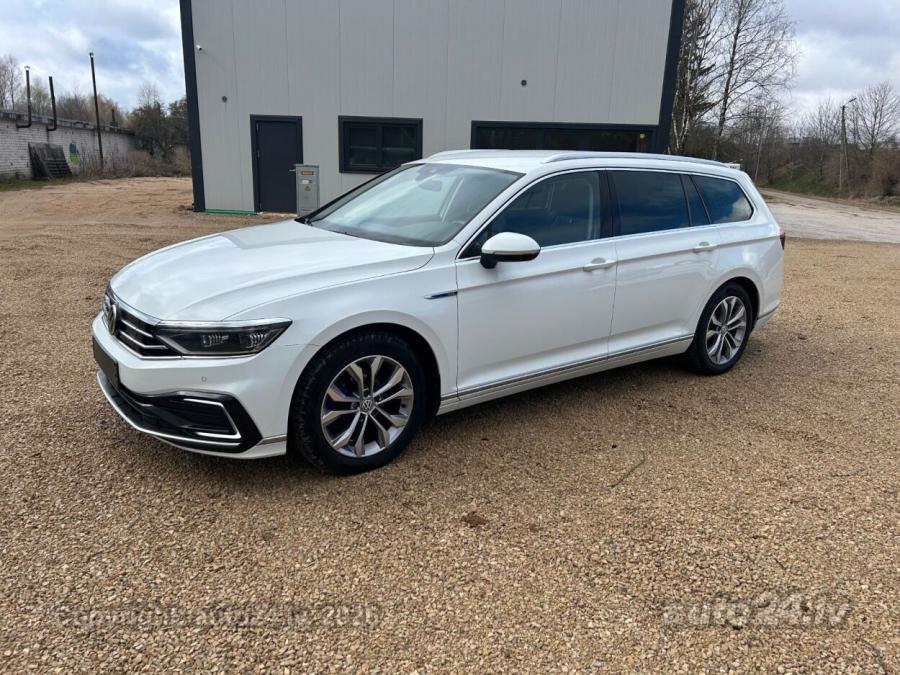 White Volkswagen Passat 2020 in Voru, with an engine capacity of 1.40 L and mileage of 193 thousand km for 15990 €, photo 3 on AUTOMOTO.COM.LV